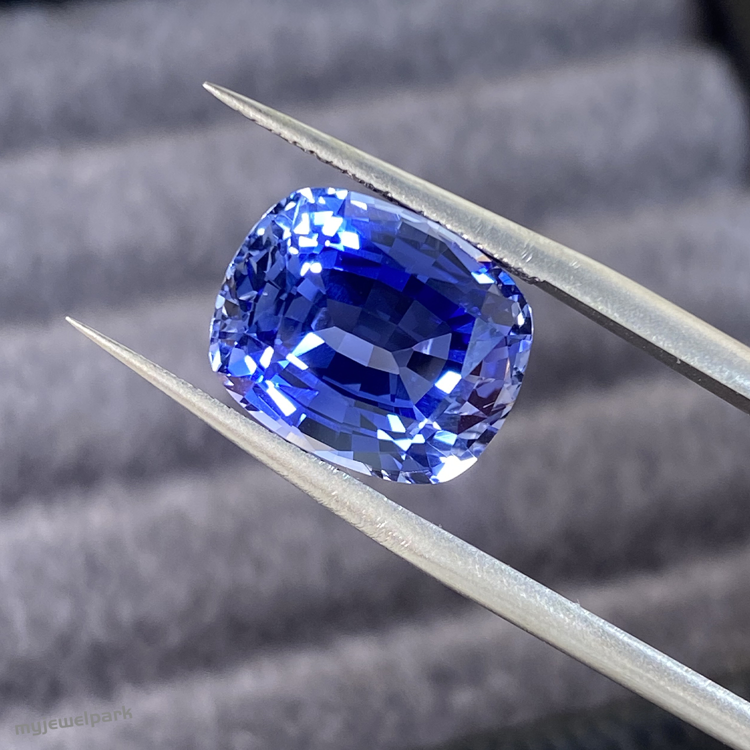Why Designers Love Synthetic Sapphires - myjewelpark